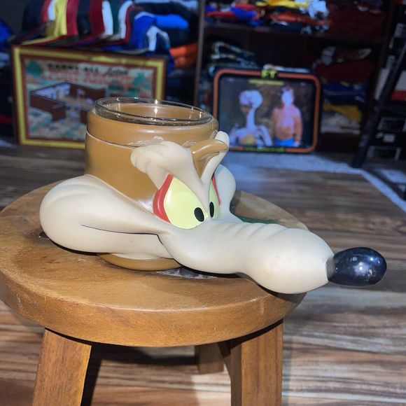 Warner Bros. | Other | Vintage Wylie Wile E Coyote Warner Brothers Mug ...